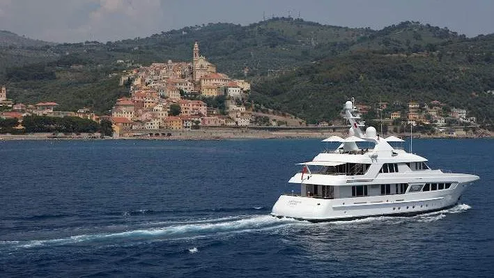 KATHLEEN ANNE yacht for charter (Feadship, 39m, 2009)